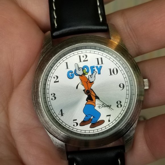 Disney | Accessories | Disney Goofy Analog Watch Backwards Ticking ...